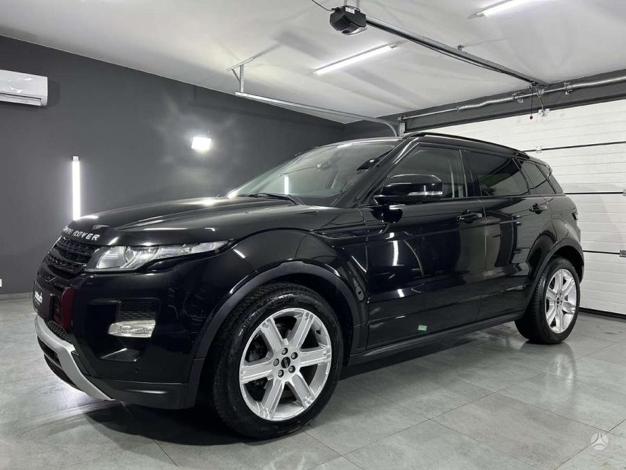 Black Land Rover Range Rover Evoque 2012 in Utena, with an engine capacity of 2.20 L and mileage of 214 thousand km for 9350 €, photo 1 on AUTOMOTO.COM.LV