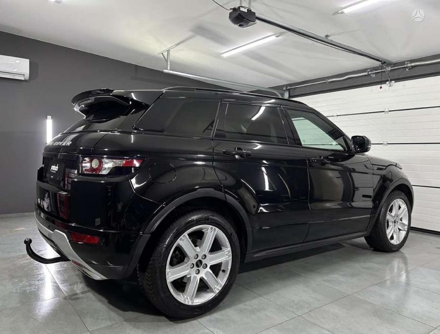 Black Land Rover Range Rover Evoque 2012 in Utena, with an engine capacity of 2.20 L and mileage of 214 thousand km for 9350 €, photo 2 on AUTOMOTO.COM.LV