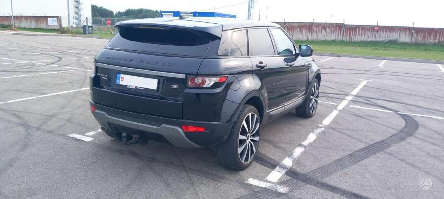 Melns Land Rover Range Rover Evoque 2012 Šauļi, ar dzinēja tilpumu 2.18 L un nobraukumu 290 tūkst. km par 10000 €, foto 4 vietnē AUTOMOTO.COM.LV