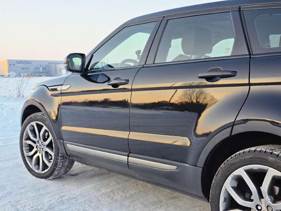 Melns Land Rover Range Rover Evoque 2012 Panevēža, ar dzinēja tilpumu 2.18 L un nobraukumu 227 tūkst. km par 9900 €, foto 28 vietnē AUTOMOTO.COM.LV