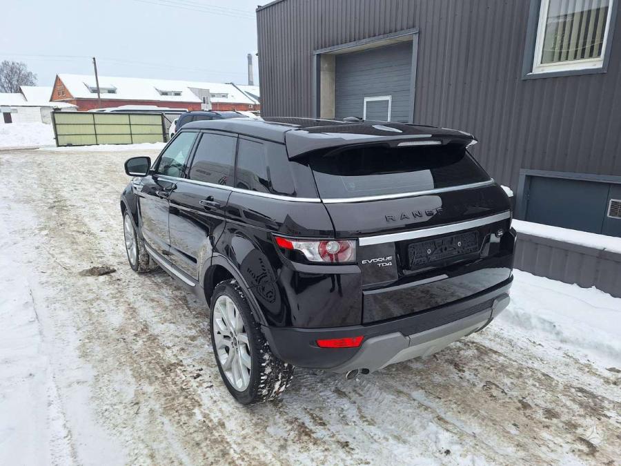 Melns Land Rover Range Rover Evoque 2012 Tauragė, ar dzinēja tilpumu 2.18 L un nobraukumu 130 tūkst. km par 8999 €, foto 5 vietnē AUTOMOTO.COM.LV