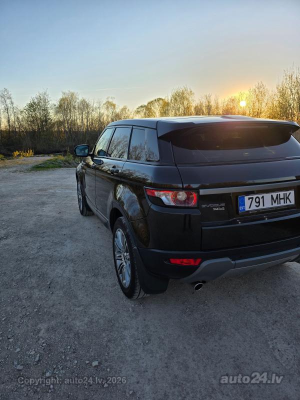 Melns Land Rover Range Rover Evoque 2012 Tallina, ar dzinēja tilpumu 2.20 L un nobraukumu 370 tūkst. km par 8500 €, foto 4 vietnē AUTOMOTO.COM.LV