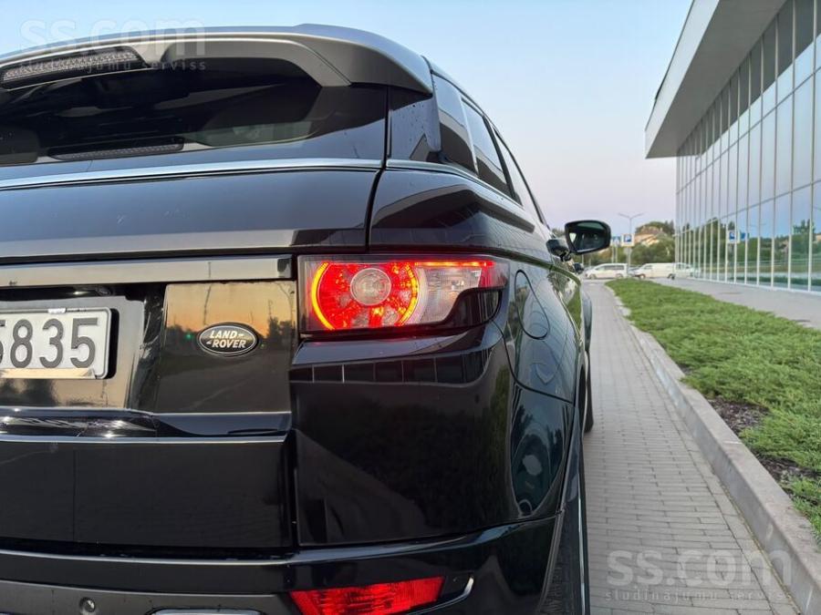 Black Land Rover Range Rover Evoque 2012 in Riga, with an engine capacity of 2.20 L and mileage of 183 thousand km for 10500 €, photo 7 on AUTOMOTO.COM.LV