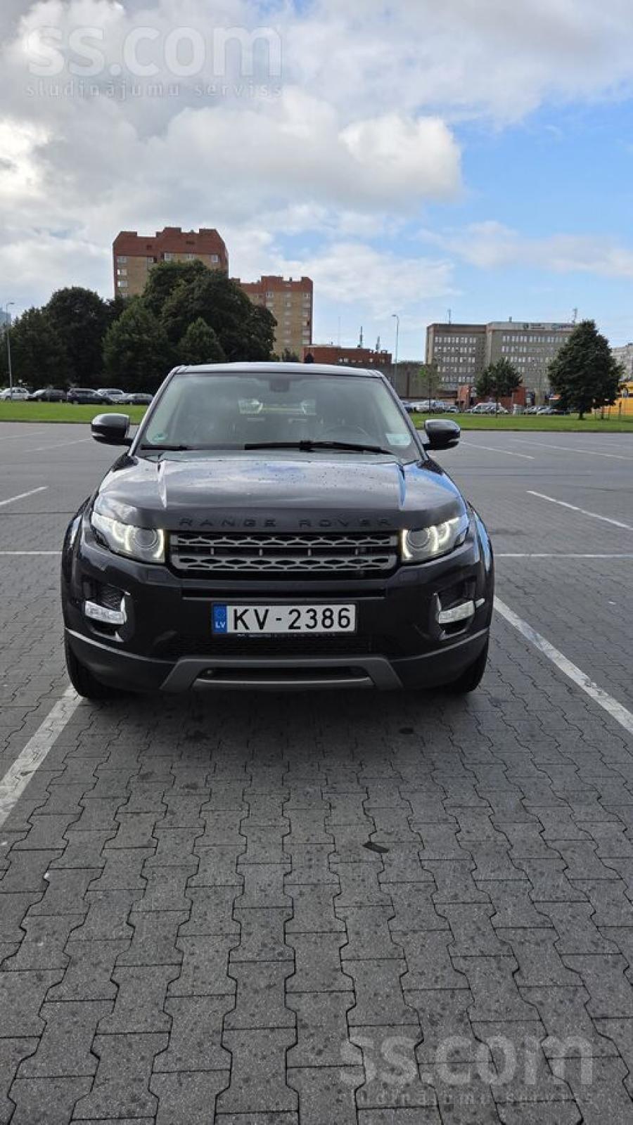 Melns Land Rover Range Rover Evoque 2012 Rīga, ar dzinēja tilpumu 2.20 L un nobraukumu 230 tūkst. km par 10700 €, foto 1 vietnē AUTOMOTO.COM.LV