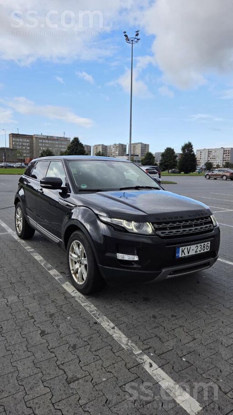 Melns Land Rover Range Rover Evoque 2012 Rīga, ar dzinēja tilpumu 2.20 L un nobraukumu 230 tūkst. km par 10700 €, foto 3 vietnē AUTOMOTO.COM.LV