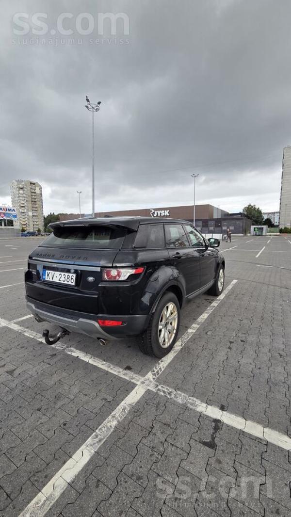Black Land Rover Range Rover Evoque 2012 in Riga, with an engine capacity of 2.20 L and mileage of 230 thousand km for 10700 €, photo 3 on AUTOMOTO.COM.LV