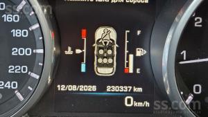 Melns Land Rover Range Rover Evoque 2012 Rīga, ar dzinēja tilpumu 2.20 L un nobraukumu 230 tūkst. km par 10700 €, foto 5 vietnē AUTOMOTO.COM.LV