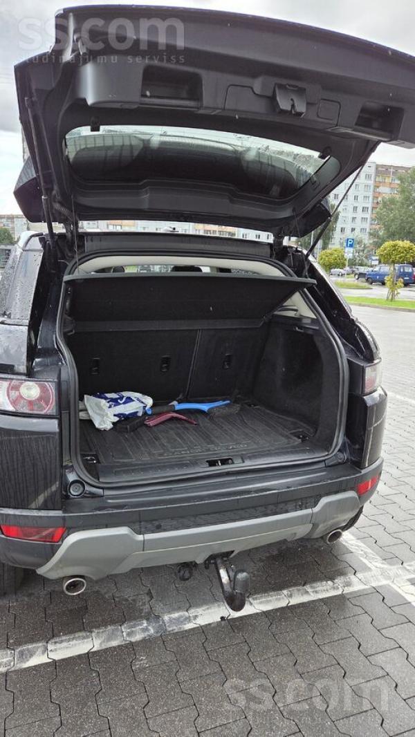 Black Land Rover Range Rover Evoque 2012 in Riga, with an engine capacity of 2.20 L and mileage of 230 thousand km for 10700 €, photo 8 on AUTOMOTO.COM.LV