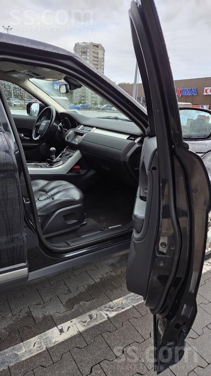 Melns Land Rover Range Rover Evoque 2012 Rīga, ar dzinēja tilpumu 2.20 L un nobraukumu 230 tūkst. km par 10700 €, foto 10 vietnē AUTOMOTO.COM.LV