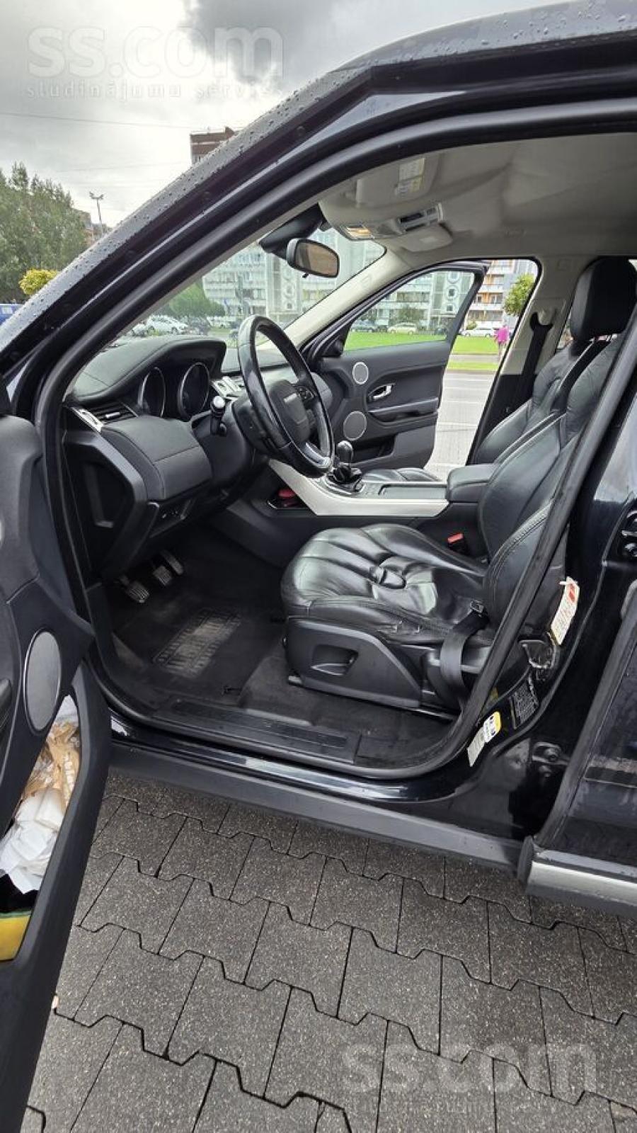 Melns Land Rover Range Rover Evoque 2012 Rīga, ar dzinēja tilpumu 2.20 L un nobraukumu 230 tūkst. km par 10700 €, foto 11 vietnē AUTOMOTO.COM.LV