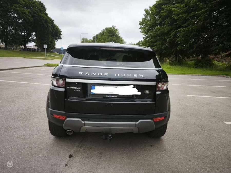 Black Land Rover Range Rover Evoque 2012 in Taurage, with an engine capacity of 2.20 L and mileage of 268 thousand km for 8699 €, photo 4 on AUTOMOTO.COM.LV