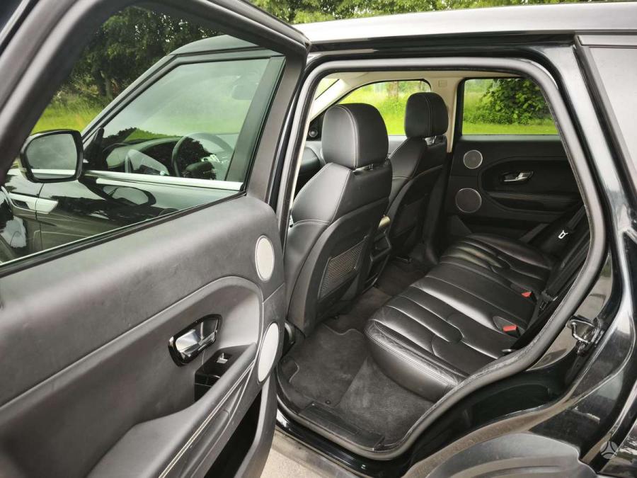 Black Land Rover Range Rover Evoque 2012 in Taurage, with an engine capacity of 2.20 L and mileage of 268 thousand km for 8699 €, photo 8 on AUTOMOTO.COM.LV