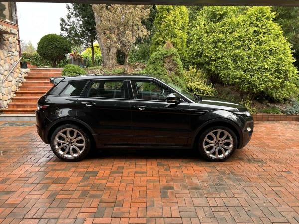Melns Land Rover Range Rover Evoque 2012 Viļņa, ar dzinēja tilpumu 2.18 L un nobraukumu 221 tūkst. km par 8400 €, foto 3 vietnē AUTOMOTO.COM.LV