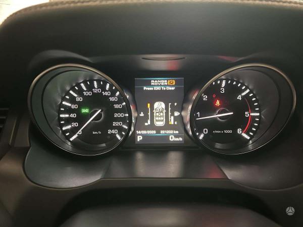 Melns Land Rover Range Rover Evoque 2012 Viļņa, ar dzinēja tilpumu 2.18 L un nobraukumu 221 tūkst. km par 8400 €, foto 8 vietnē AUTOMOTO.COM.LV
