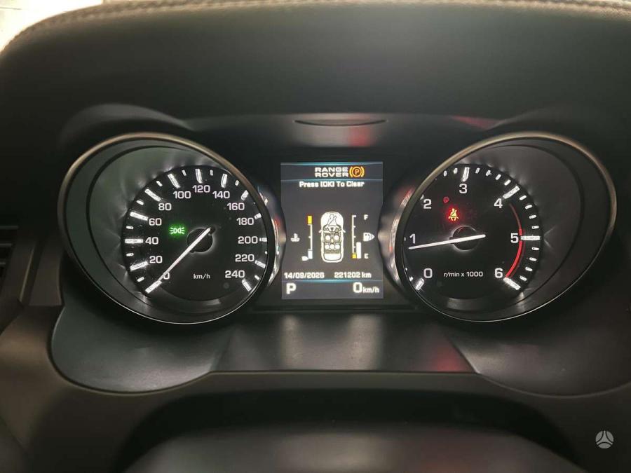 Black Land Rover Range Rover Evoque 2012 in Vilnius, with an engine capacity of 2.18 L and mileage of 221 thousand km for 8400 €, photo 8 on AUTOMOTO.COM.LV