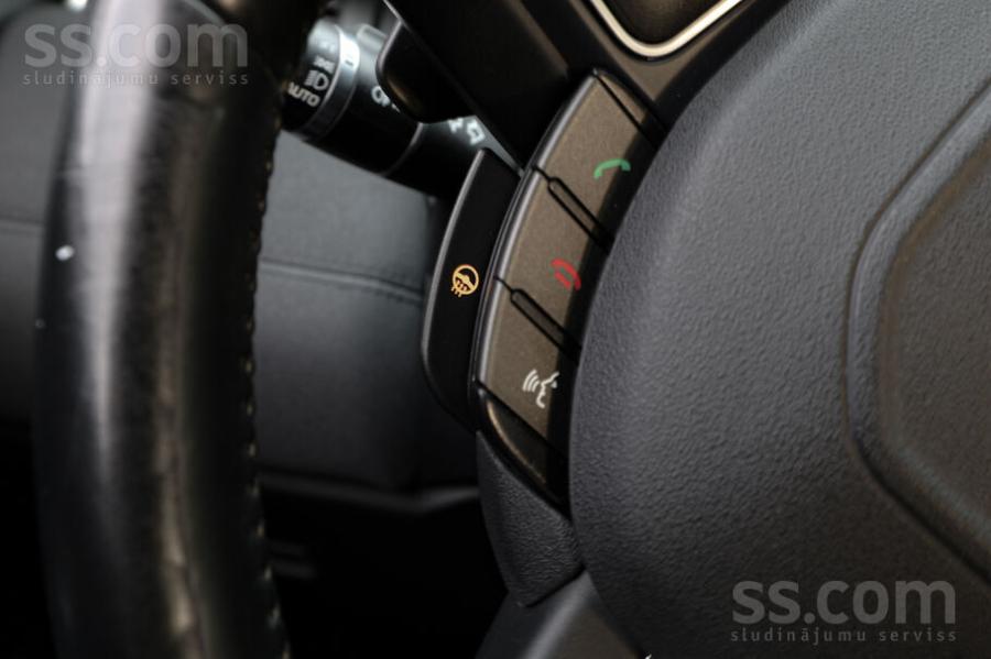 Melns Land Rover Range Rover Evoque 2012 Jelgava, ar dzinēja tilpumu 2.20 L un nobraukumu 0 tūkst. km par 11750 €, foto 23 vietnē AUTOMOTO.COM.LV