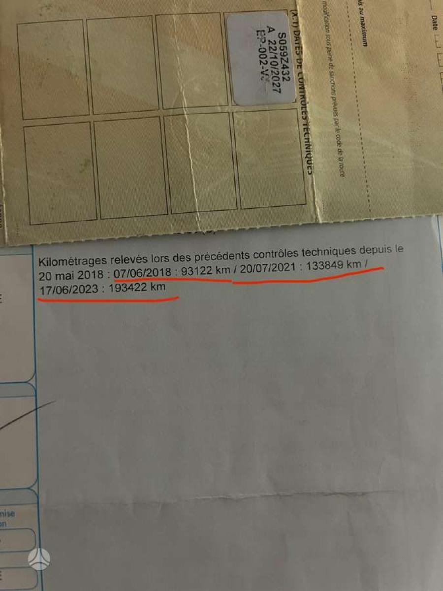 Black Land Rover Range Rover Evoque 2013 in Utena, with an engine capacity of 2.18 L and mileage of 222 thousand km for 12450 €, photo 39 on AUTOMOTO.COM.LV