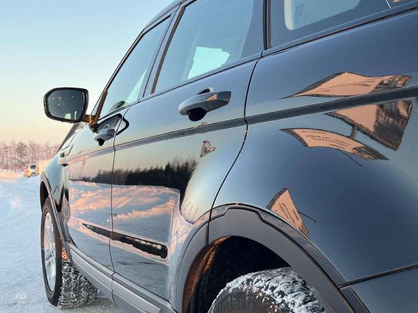 Black Land Rover Range Rover Evoque 2013 in Raseiniai, with an engine capacity of 2.18 L and mileage of 282 thousand km for 10350 €, photo 10 on AUTOMOTO.COM.LV