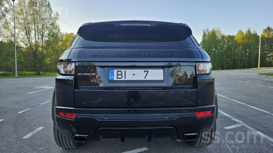 Melns Land Rover Range Rover Evoque 2013 Cēsis, ar dzinēja tilpumu 2.00 L un nobraukumu 163 tūkst. km par 13700 €, foto 4 vietnē AUTOMOTO.COM.LV