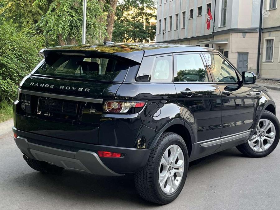 Black Land Rover Range Rover Evoque 2013 in Raseiniai, with an engine capacity of 2.18 L and mileage of 282 thousand km for 8999 €, photo 6 on AUTOMOTO.COM.LV