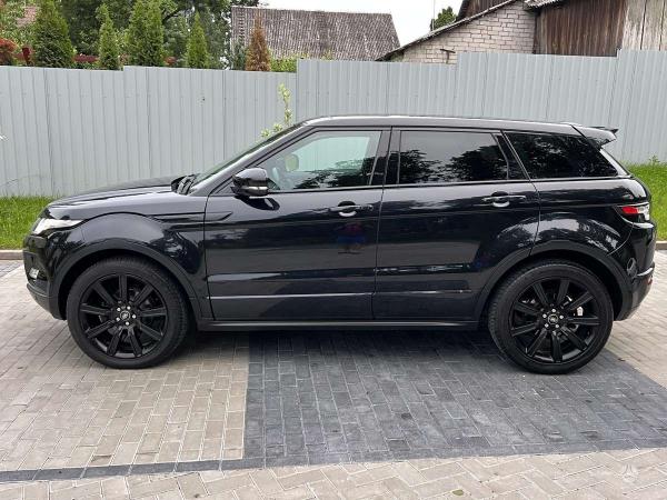 Black Land Rover Range Rover Evoque 2013 in Prienai, with an engine capacity of 2.18 L and mileage of 186 thousand km for 10999 €, photo 2 on AUTOMOTO.COM.LV