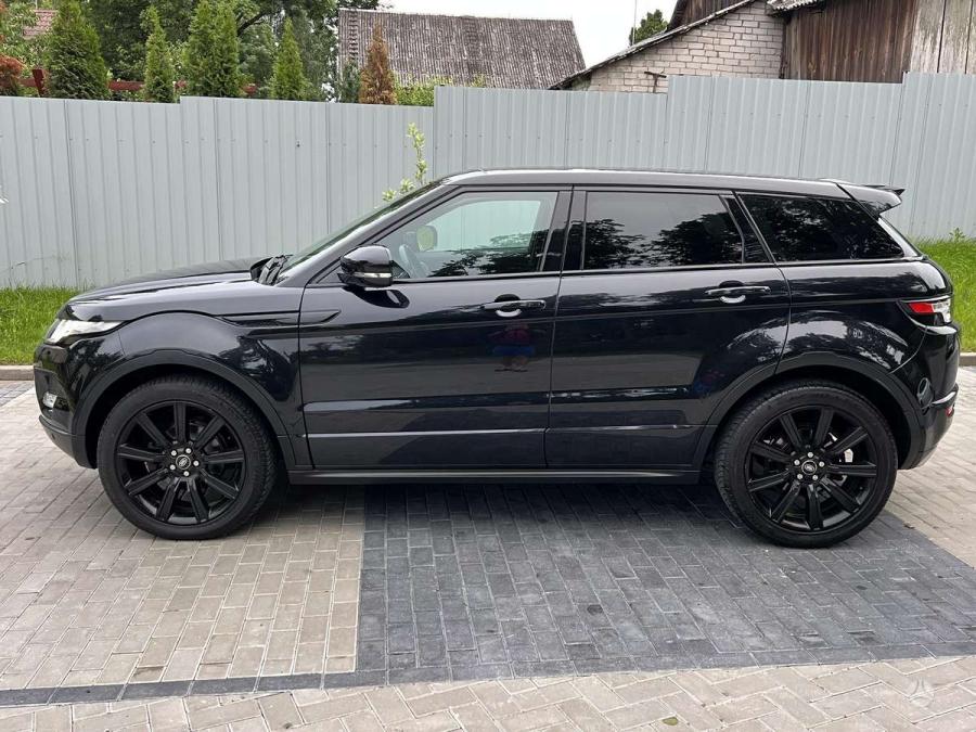 Black Land Rover Range Rover Evoque 2013 in Prienai, with an engine capacity of 2.18 L and mileage of 186 thousand km for 10999 €, photo 3 on AUTOMOTO.COM.LV