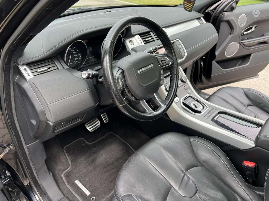 Black Land Rover Range Rover Evoque 2013 in Prienai, with an engine capacity of 2.18 L and mileage of 186 thousand km for 10999 €, photo 13 on AUTOMOTO.COM.LV
