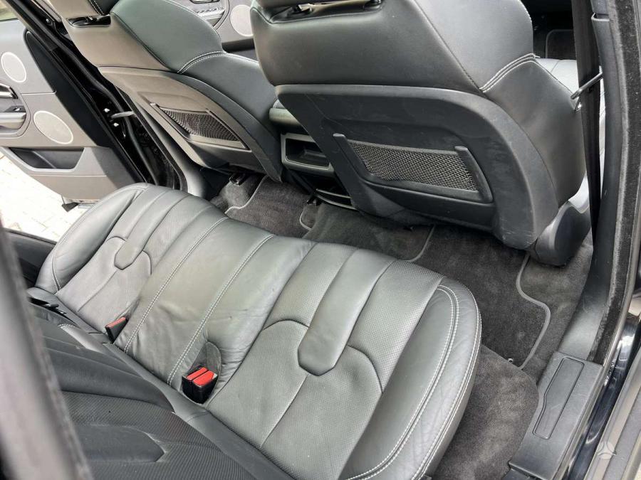 Black Land Rover Range Rover Evoque 2013 in Prienai, with an engine capacity of 2.18 L and mileage of 186 thousand km for 10999 €, photo 17 on AUTOMOTO.COM.LV