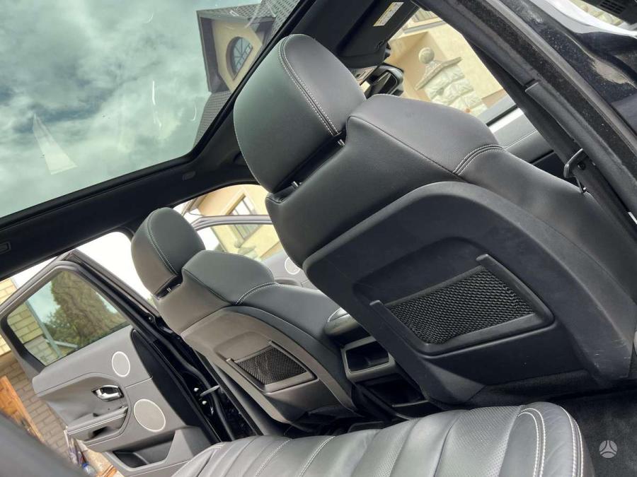 Black Land Rover Range Rover Evoque 2013 in Prienai, with an engine capacity of 2.18 L and mileage of 186 thousand km for 10999 €, photo 18 on AUTOMOTO.COM.LV
