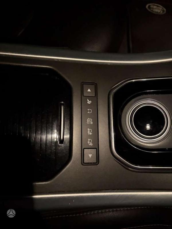 Black Land Rover Range Rover Evoque 2013 in Kaunas, with an engine capacity of 2.00 L and mileage of 198 thousand km for 11000 €, photo 9 on AUTOMOTO.COM.LV
