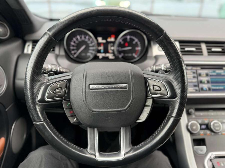 Melns Land Rover Range Rover Evoque 2014 Utena, ar dzinēja tilpumu 2.18 L un nobraukumu 208 tūkst. km par 12700 €, foto 17 vietnē AUTOMOTO.COM.LV