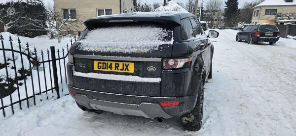 Black Land Rover Range Rover Evoque 2014 in Kaunas, with an engine capacity of 2.18 L and mileage of 168 thousand km for 2499 €, photo 4 on AUTOMOTO.COM.LV