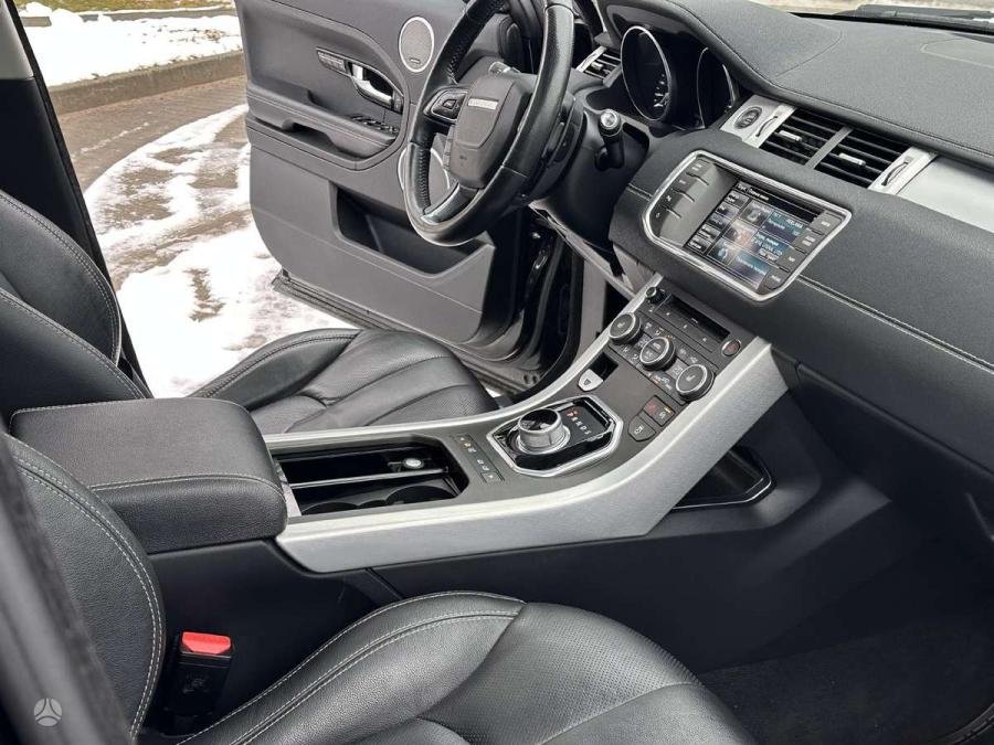 Melns Land Rover Range Rover Evoque 2014 Utena, ar dzinēja tilpumu 2.18 L un nobraukumu 190 tūkst. km par 12300 €, foto 17 vietnē AUTOMOTO.COM.LV