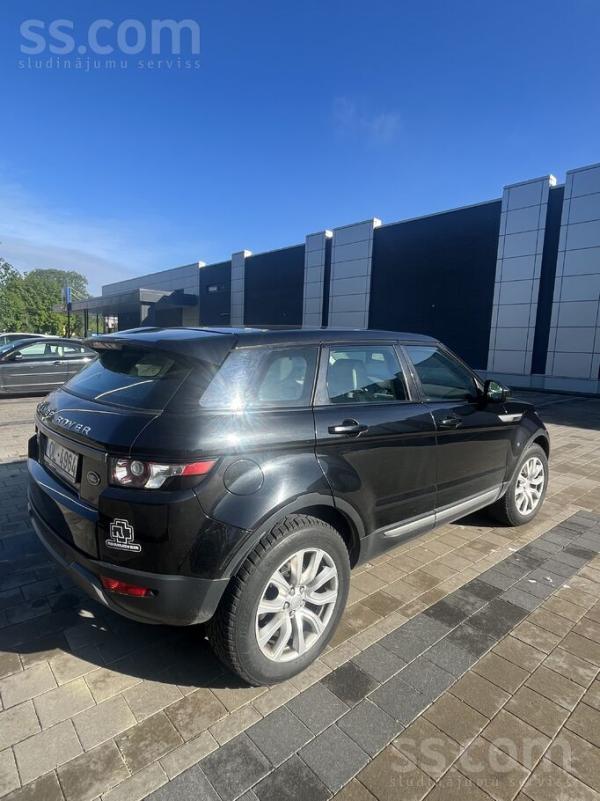 Melns Land Rover Range Rover Evoque 2014 Rīga, ar dzinēja tilpumu 2.20 L un nobraukumu 225 tūkst. km par 11500 €, foto 3 vietnē AUTOMOTO.COM.LV