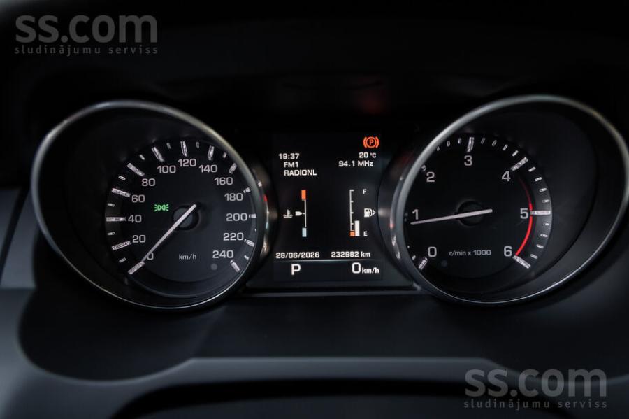 Melns Land Rover Range Rover Evoque 2014 Jelgava, ar dzinēja tilpumu 2.20 L un nobraukumu 234 tūkst. km par 12800 €, foto 28 vietnē AUTOMOTO.COM.LV