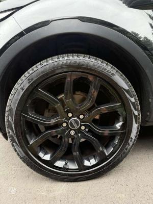 Black Land Rover Range Rover Evoque 2014 in Utena, with an engine capacity of 2.18 L and mileage of 273 thousand km for 8600 €, photo 9 on AUTOMOTO.COM.LV
