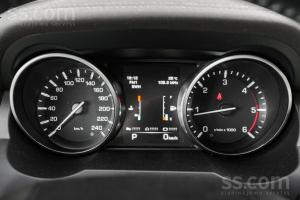 Melns Land Rover Range Rover Evoque 2014 Ogre, ar dzinēja tilpumu 2.20 L un nobraukumu 226 tūkst. km par 11700 €, foto 12 vietnē AUTOMOTO.COM.LV