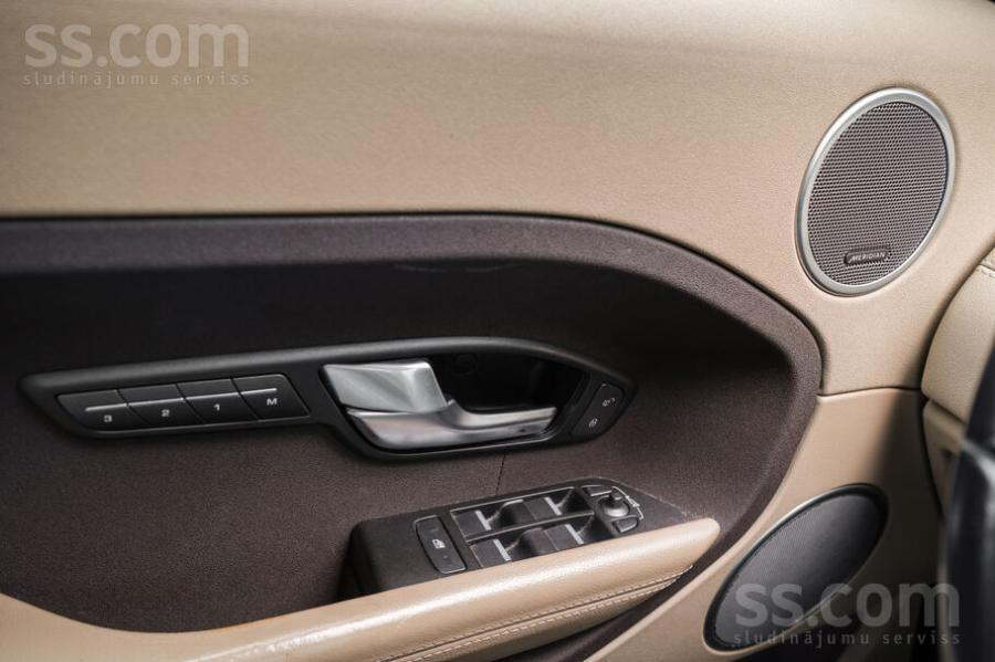 Melns Land Rover Range Rover Evoque 2014 Ogre, ar dzinēja tilpumu 2.20 L un nobraukumu 226 tūkst. km par 11700 €, foto 20 vietnē AUTOMOTO.COM.LV