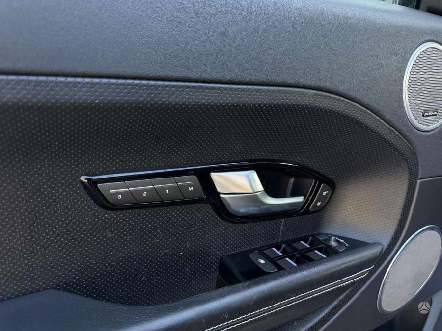 Melns Land Rover Range Rover Evoque 2014 Utena, ar dzinēja tilpumu 2.18 L un nobraukumu 239 tūkst. km par 11950 €, foto 13 vietnē AUTOMOTO.COM.LV
