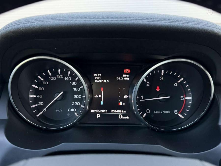 Melns Land Rover Range Rover Evoque 2014 Utena, ar dzinēja tilpumu 2.18 L un nobraukumu 239 tūkst. km par 11950 €, foto 22 vietnē AUTOMOTO.COM.LV
