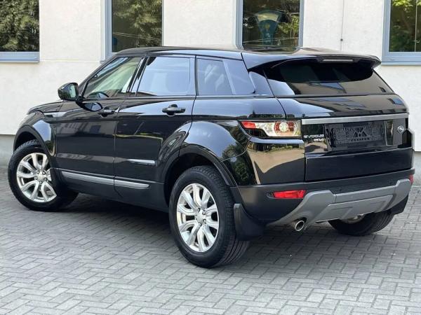 Melns Land Rover Range Rover Evoque 2014 Jelgava, ar dzinēja tilpumu 2.20 L un nobraukumu 201 tūkst. km par 9990 €, foto 4 vietnē AUTOMOTO.COM.LV