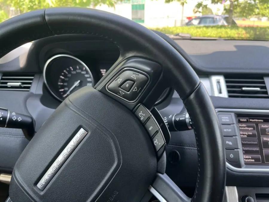 Melns Land Rover Range Rover Evoque 2014 Jelgava, ar dzinēja tilpumu 2.20 L un nobraukumu 201 tūkst. km par 9990 €, foto 17 vietnē AUTOMOTO.COM.LV