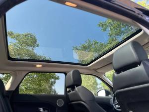 Melns Land Rover Range Rover Evoque 2014 Jelgava, ar dzinēja tilpumu 2.20 L un nobraukumu 201 tūkst. km par 9990 €, foto 21 vietnē AUTOMOTO.COM.LV