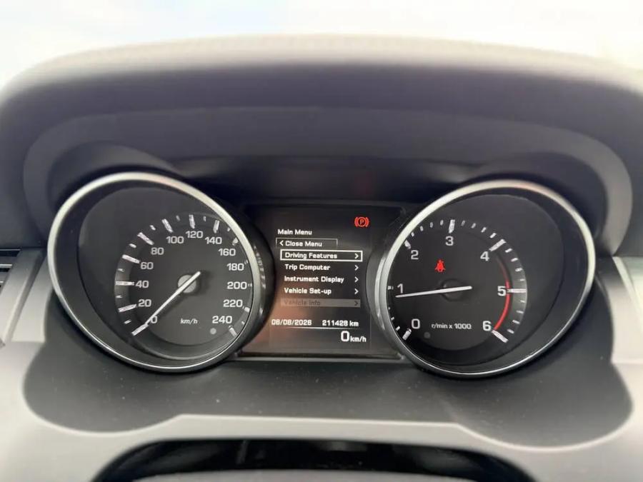 Melns Land Rover Range Rover Evoque 2014 Rīga, ar dzinēja tilpumu 2.20 L un nobraukumu 211 tūkst. km par 9995 €, foto 15 vietnē AUTOMOTO.COM.LV