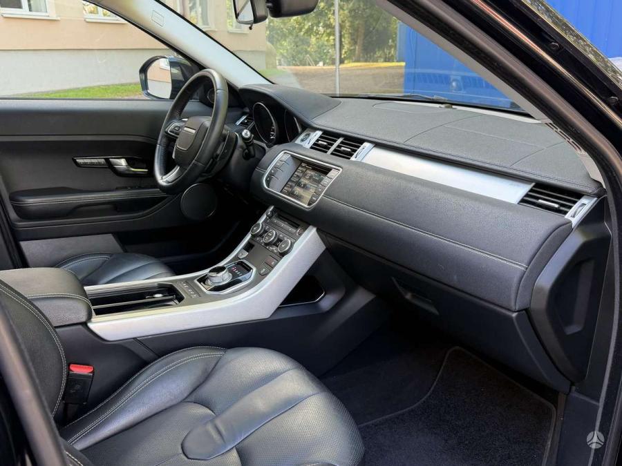Black Land Rover Range Rover Evoque 2014 in Utena, with an engine capacity of 2.18 L and mileage of 240 thousand km for 11950 €, photo 17 on AUTOMOTO.COM.LV