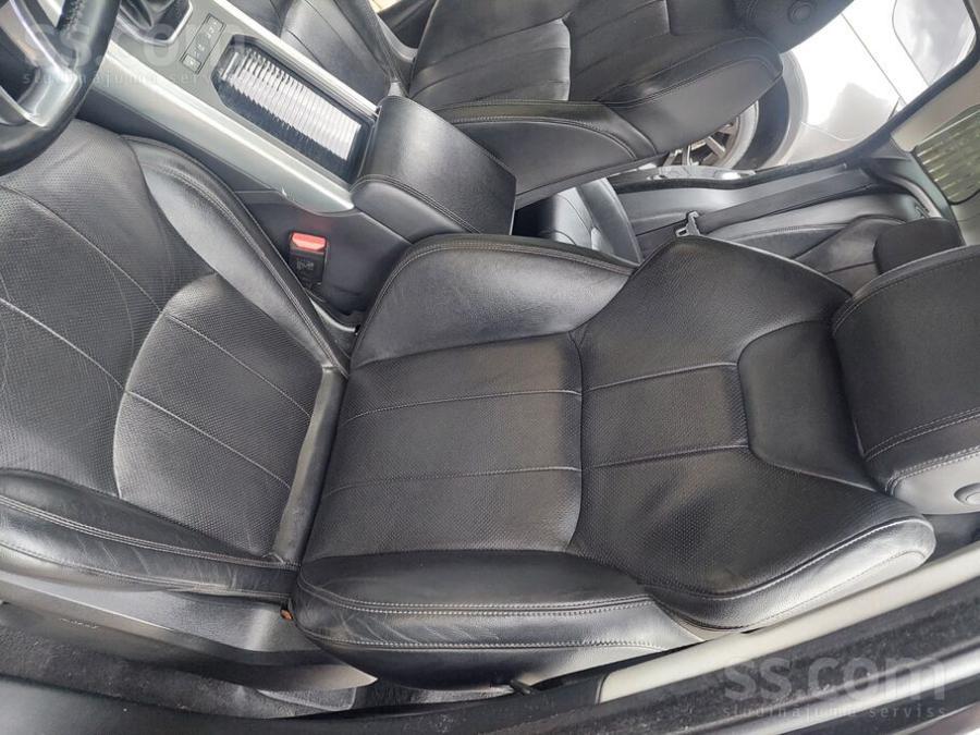 Black Land Rover Range Rover Evoque 2015 in Riga, with an engine capacity of 2.00 L and mileage of 0 thousand km for 16755 €, photo 13 on AUTOMOTO.COM.LV