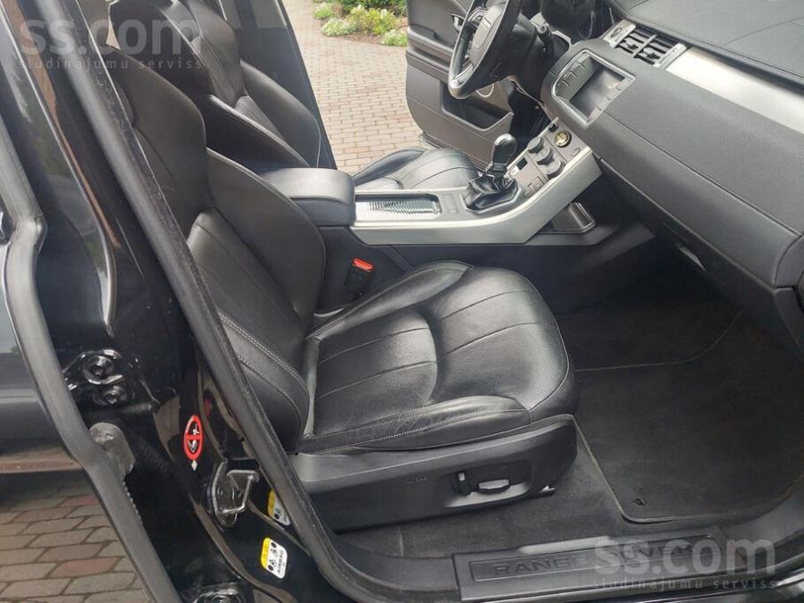 Black Land Rover Range Rover Evoque 2015 in Riga, with an engine capacity of 2.00 L and mileage of 0 thousand km for 16755 €, photo 15 on AUTOMOTO.COM.LV
