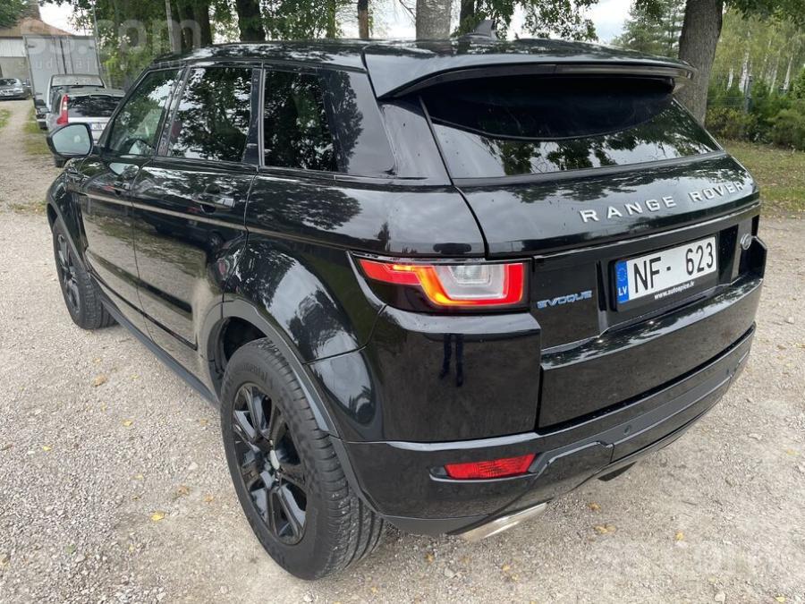 Black Land Rover Range Rover Evoque 2015 in Riga, with an engine capacity of 2.00 L and mileage of 117 thousand km for 16790 €, photo 3 on AUTOMOTO.COM.LV