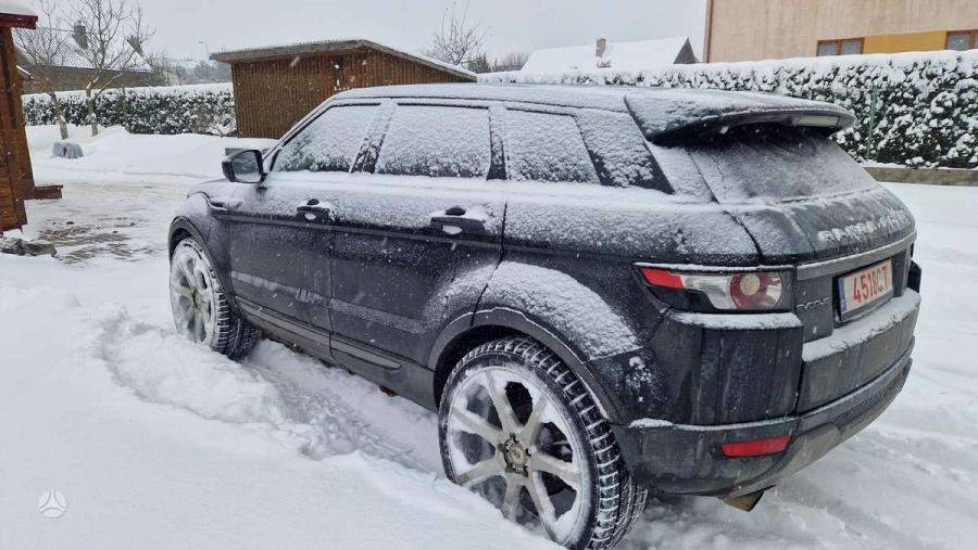 Black Land Rover Range Rover Evoque 2015 in Vilnius, with an engine capacity of 2.00 L and mileage of 202 thousand km for 14900 €, photo 3 on AUTOMOTO.COM.LV