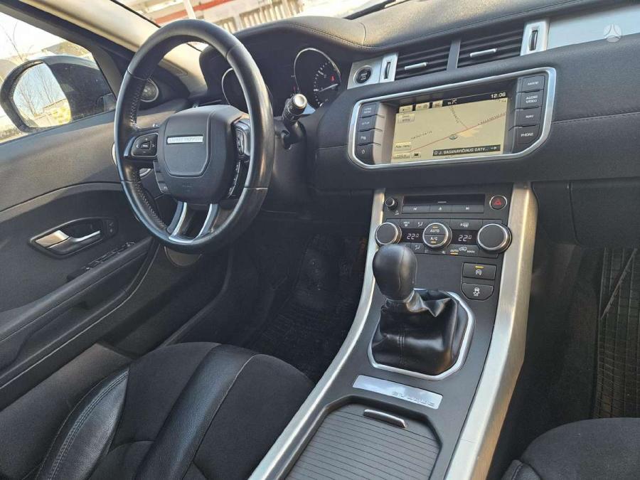 Black Land Rover Range Rover Evoque 2015 in Siauliai, with an engine capacity of 2.18 L and mileage of 279 thousand km for 8450 €, photo 15 on AUTOMOTO.COM.LV